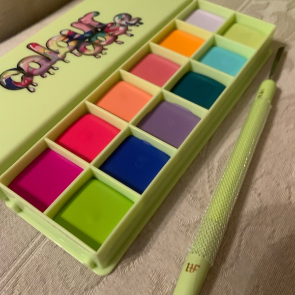 Made by Mitchell | Makeup | Made By Mitchell Colour Case Cream Paints ...